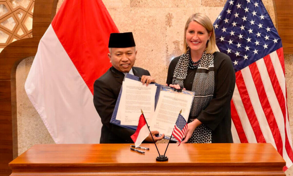 AMINEF - American Indonesian Exchange Foundation