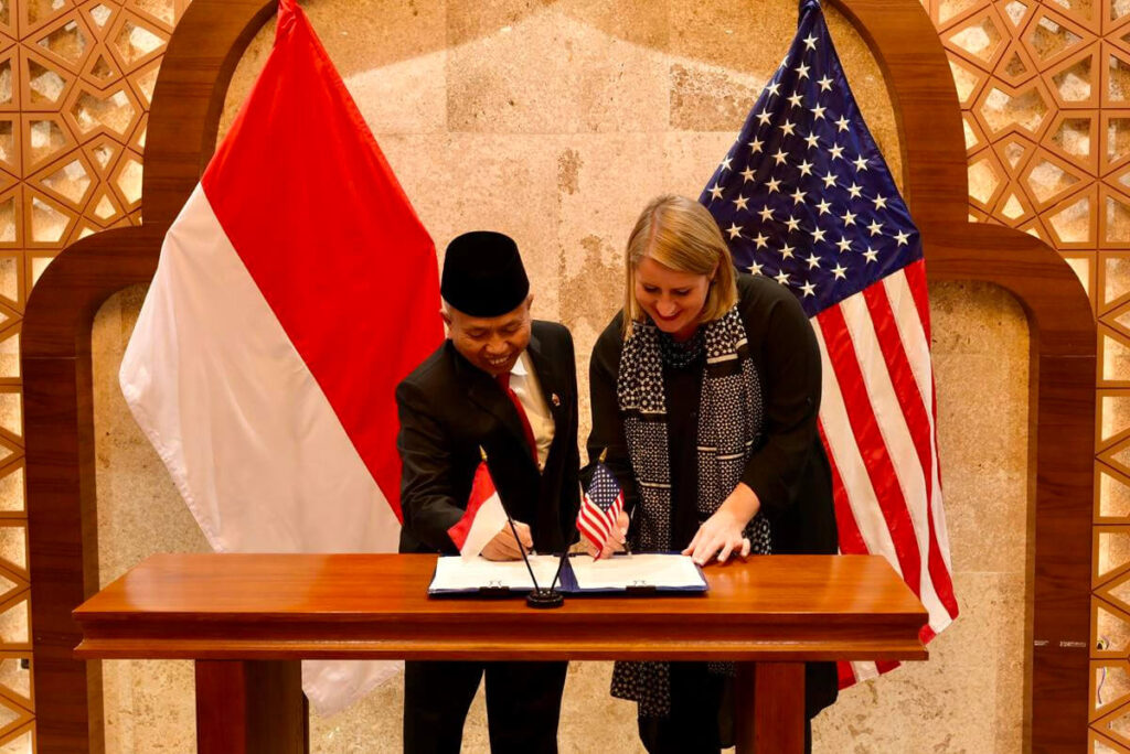 Under Secretary Elizabeth M. Allen and Indonesian Secretary General of ...